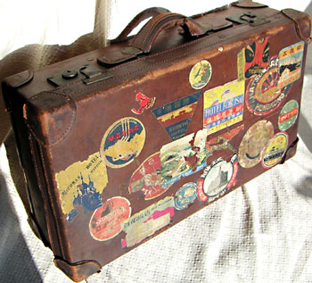 old suitcase hotel labels – Tokyo Jinja